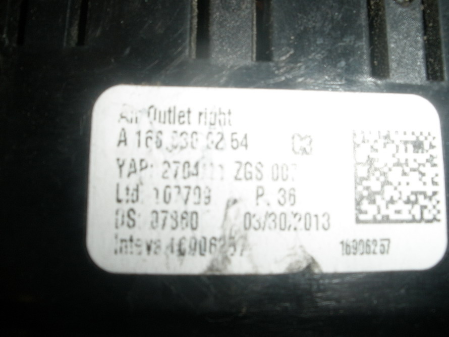 Mercedes Benz - Air Vent Dash - 1668300254: Used Auto Parts | Mercedes ...