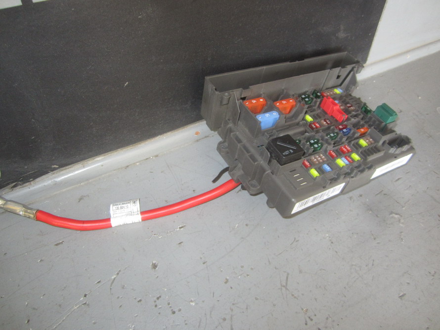 BMW 328 320 - Fuse Box - 9119444: Used Auto Parts | Mercedes Benz Used ...
