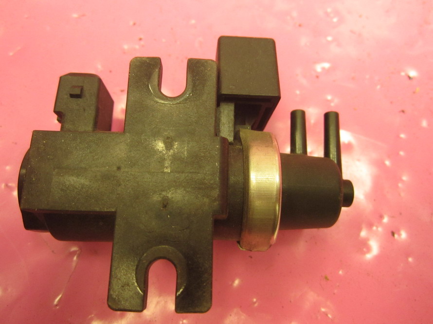 BMW - Vacuum Control Pressure Converter - 11747584628: Used Auto Parts ...