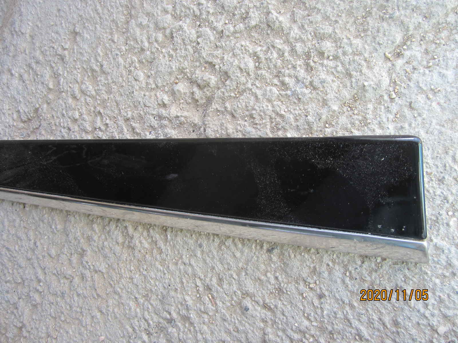 Mercedes Benz - DOOR MOLDING - 1646905262: Used Auto Parts | Mercedes ...