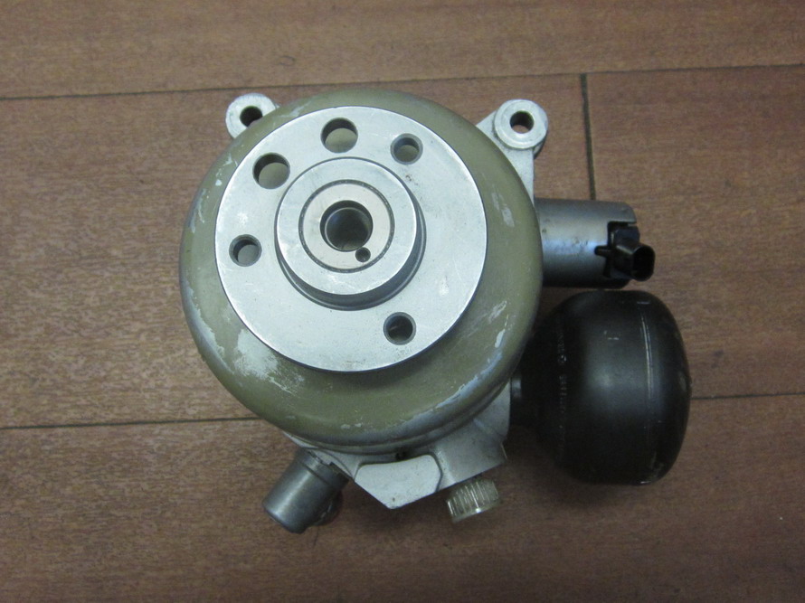 Mercedes Benz - HYDRAULIC POWER STEERING PUMP - 0044665701: Used Auto ...