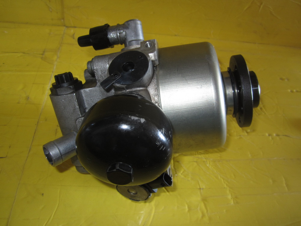 Mercedes Benz - HYDRAULIC POWER STEERING PUMP - 0044665701: Used Auto ...