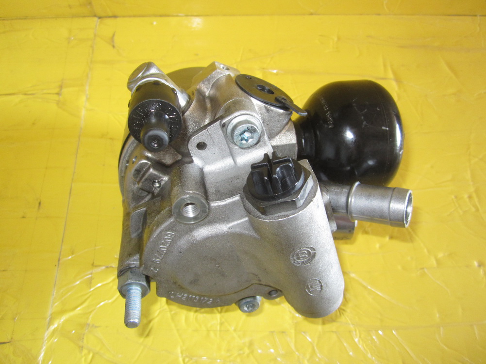Mercedes Benz - HYDRAULIC POWER STEERING PUMP - 0044665701: Used Auto ...