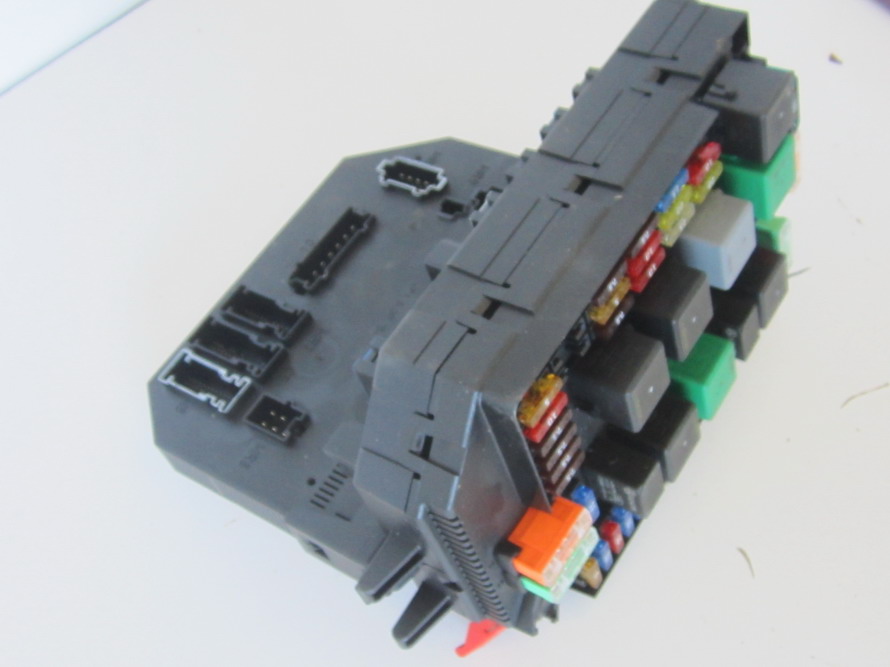 Mercedes Benz - Fuse Box Sam box - 2215450001: Used Auto Parts ...