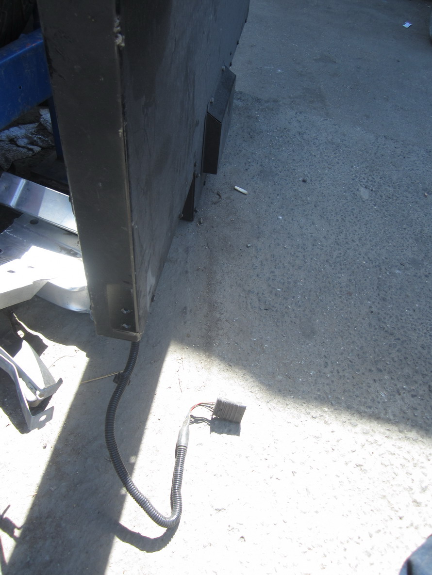 Mercedes Benz SPRINTER - Electric Step - 9065201531: Used Auto Parts ...