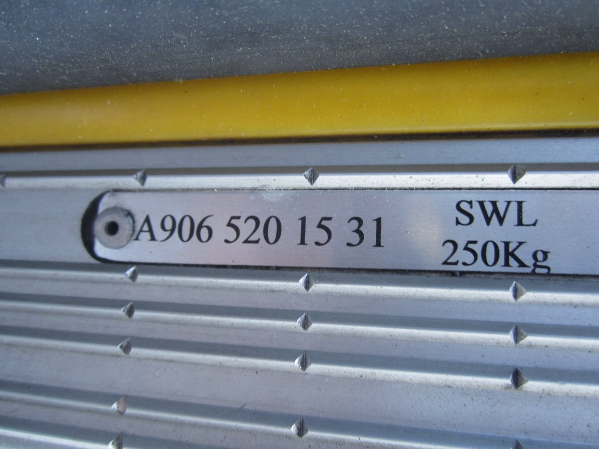 Mercedes Benz SPRINTER - Electric Step - 9065201531: Used Auto Parts ...