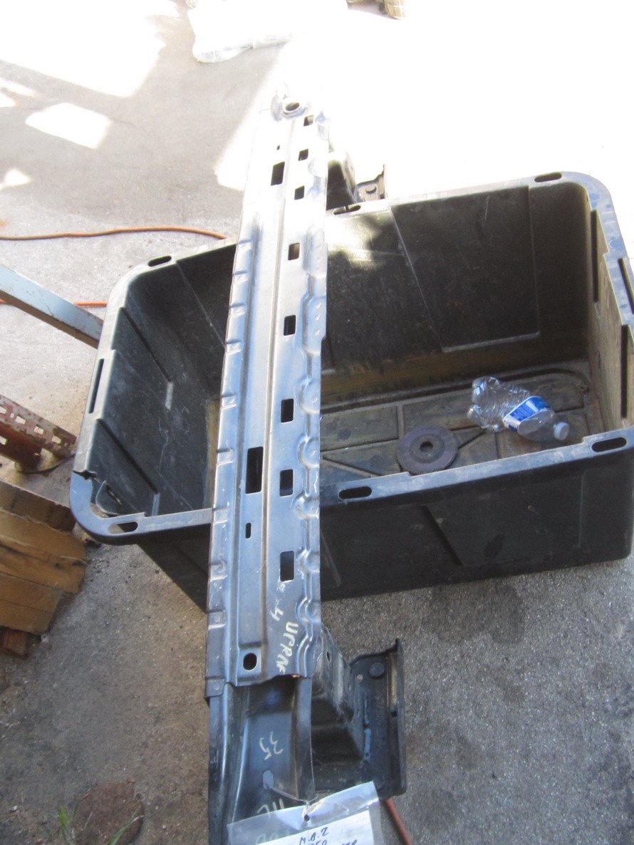 Mercedes Benz - Bumper re bar rebar Reinforcement - 1666104200: Used ...