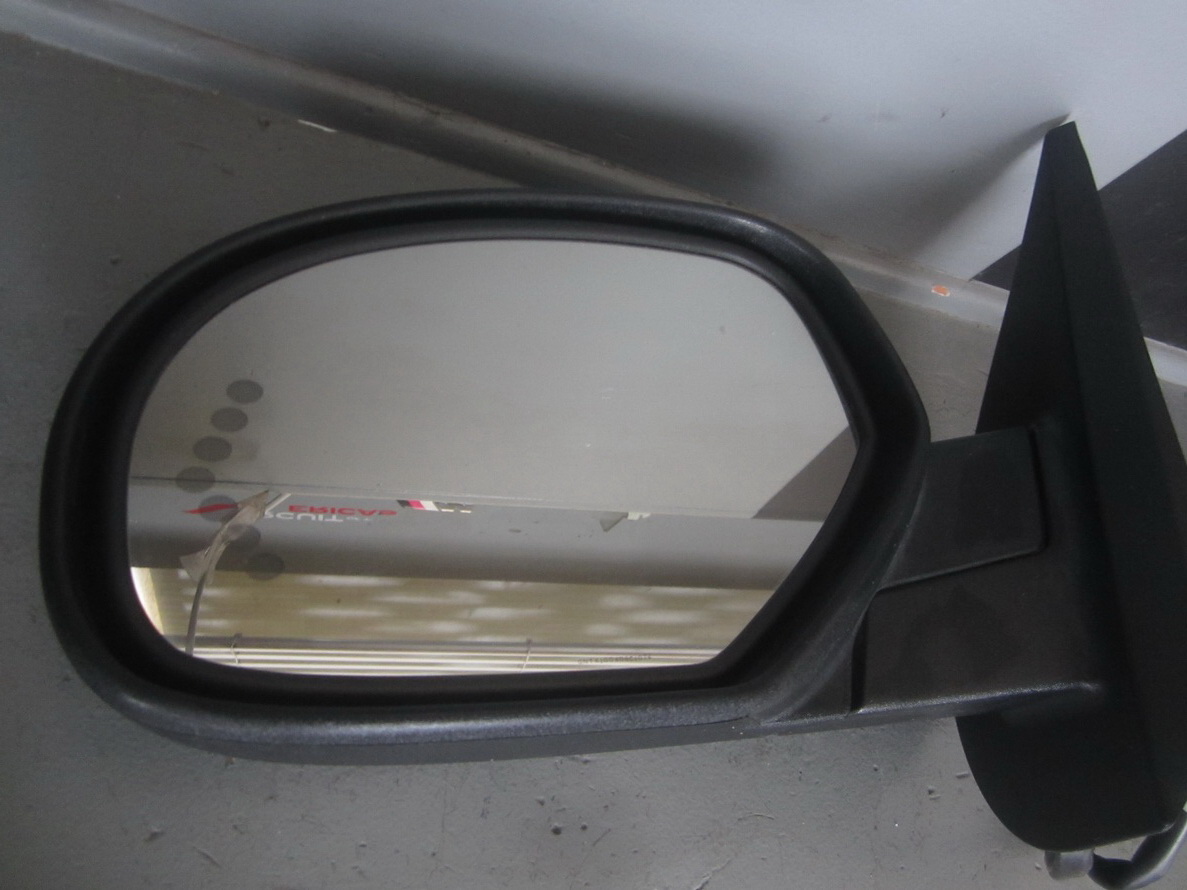 Chevrolet Silverado TAHO SUBURBAN - Mirror Door - 751065AD: Used Auto ...