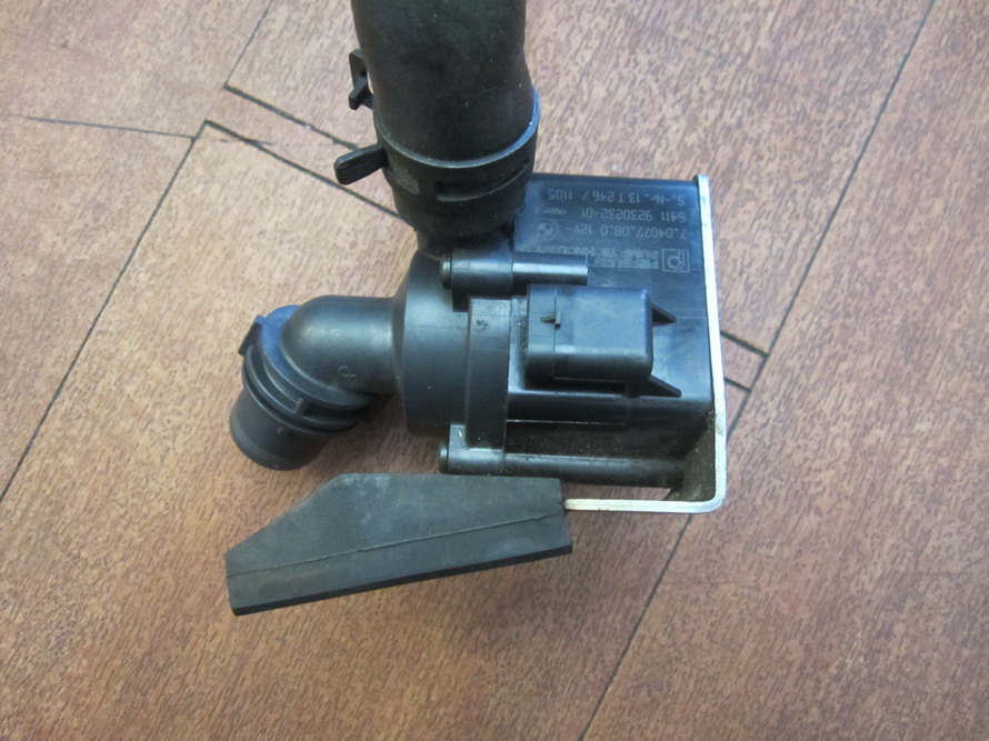 BMW - AUX WATER PUMP - 64119230233: Used Auto Parts | Mercedes Benz ...