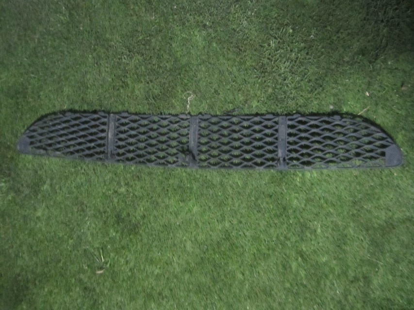 Mercedes Benz E320 E350 E500 FRONT Bumper Grille - 2118850053: Used ...