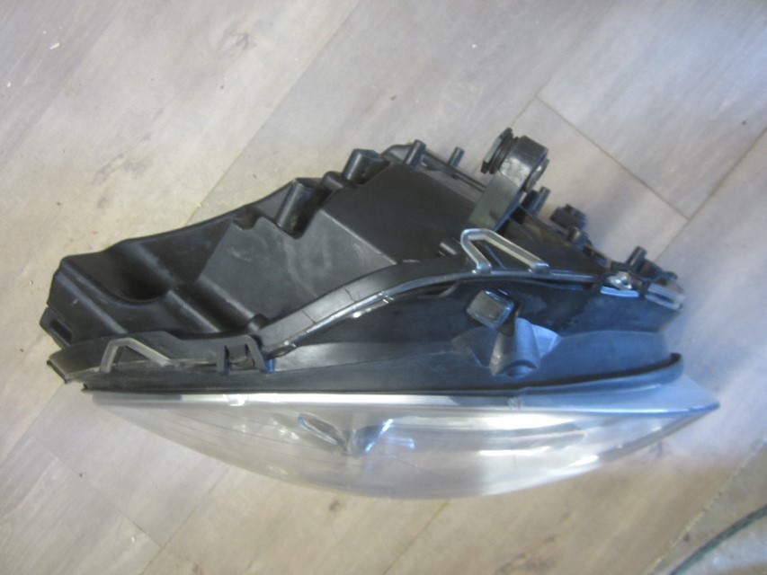 Mercedes Benz W251 R350 R500 Left Headlight Halogen - 2518260191: Used ...