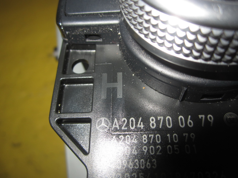 Mercedes Benz - CD PLAYER MONITOR CONTROL UNIT- 2048700794 2048205797 ...