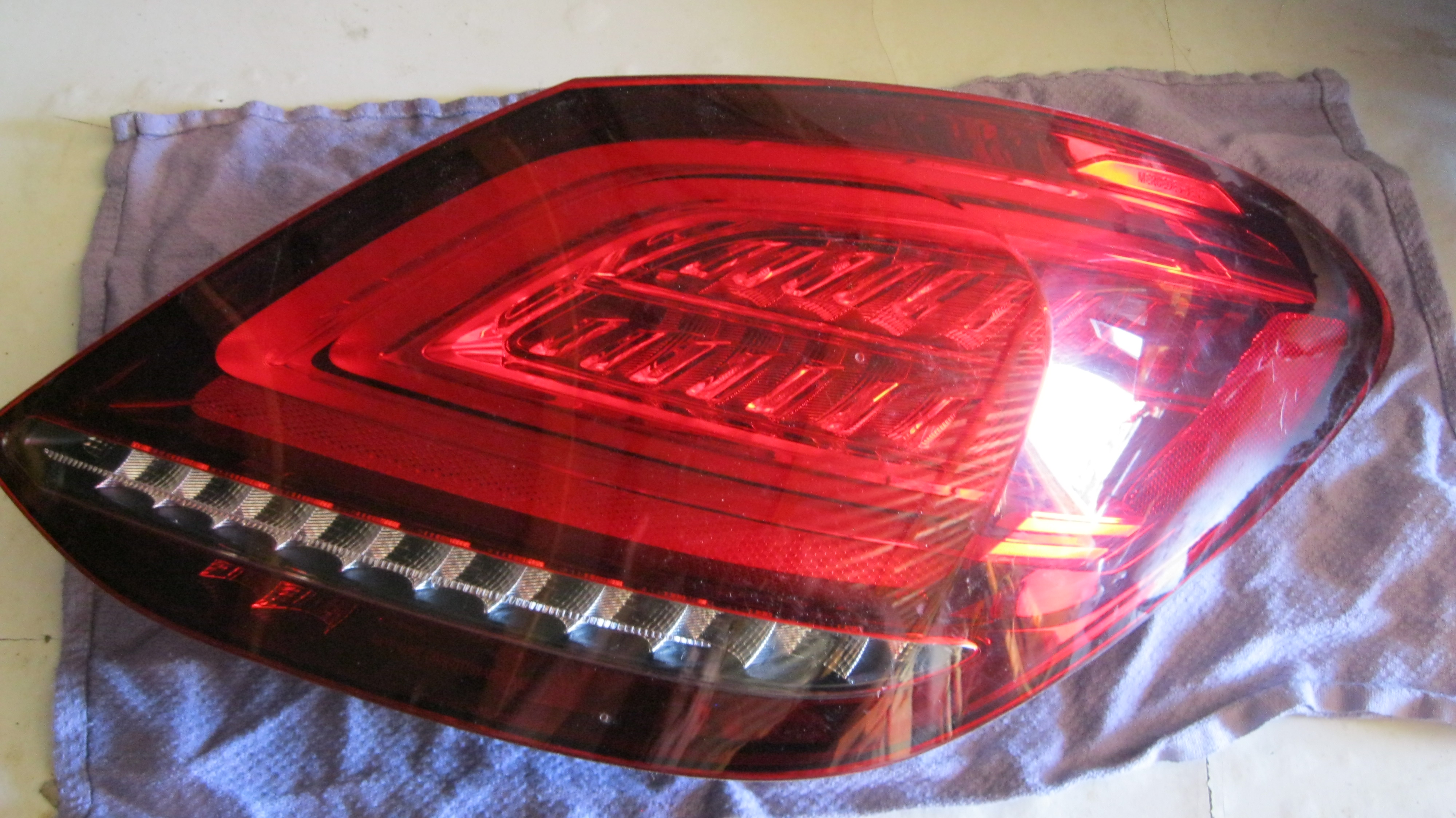 Mercedes Benz - TAILLIGHT TAIL LIGHT - 2059065003: Used Auto Parts ...