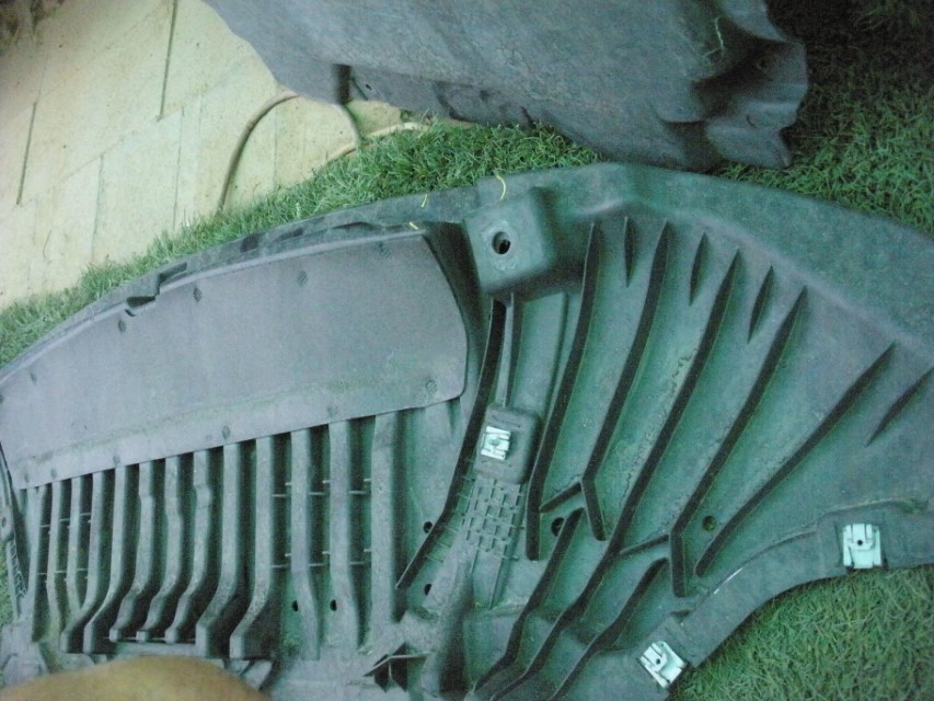 Mercedes Benz E Class E300 E350 E400 Engine Cover - 2135202600: Used ...
