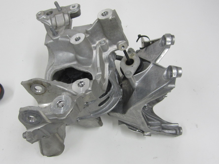 Audi ENGINE MOUNT Engine Mount-Support Right 4M0199372FC: Used Auto ...