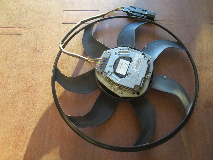 BMW E90 E91 E92 E93 E84 N52 cooling radiator fan - 67327561713: Used ...